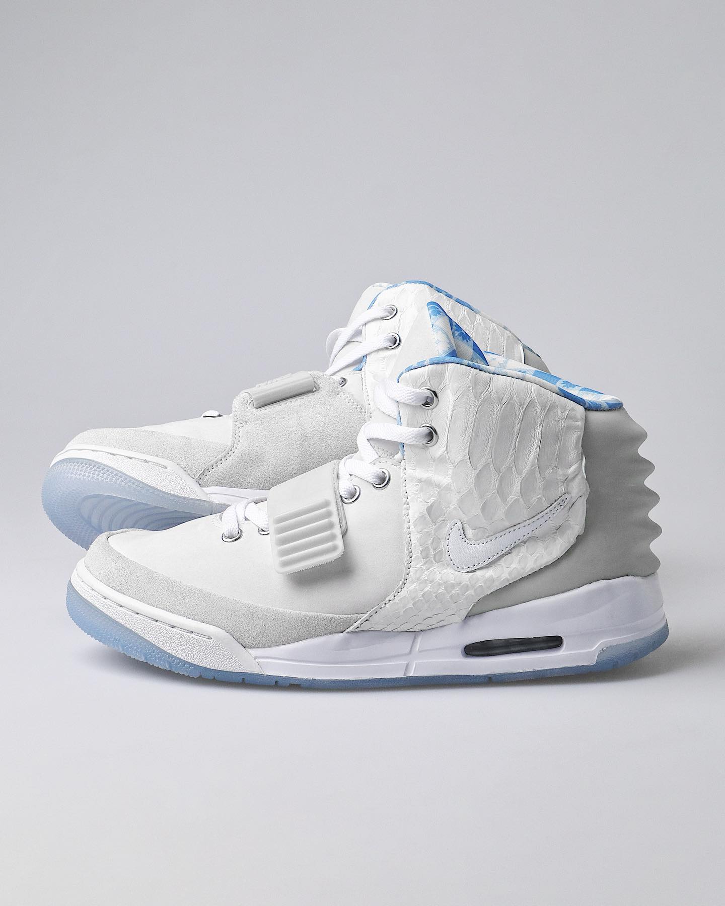 从没见过的 Air Yeezy 2 实物曝光！看看就够了！ 球鞋资讯 FLIGHTCLUB中文站|SNEAKER球鞋资讯第一站