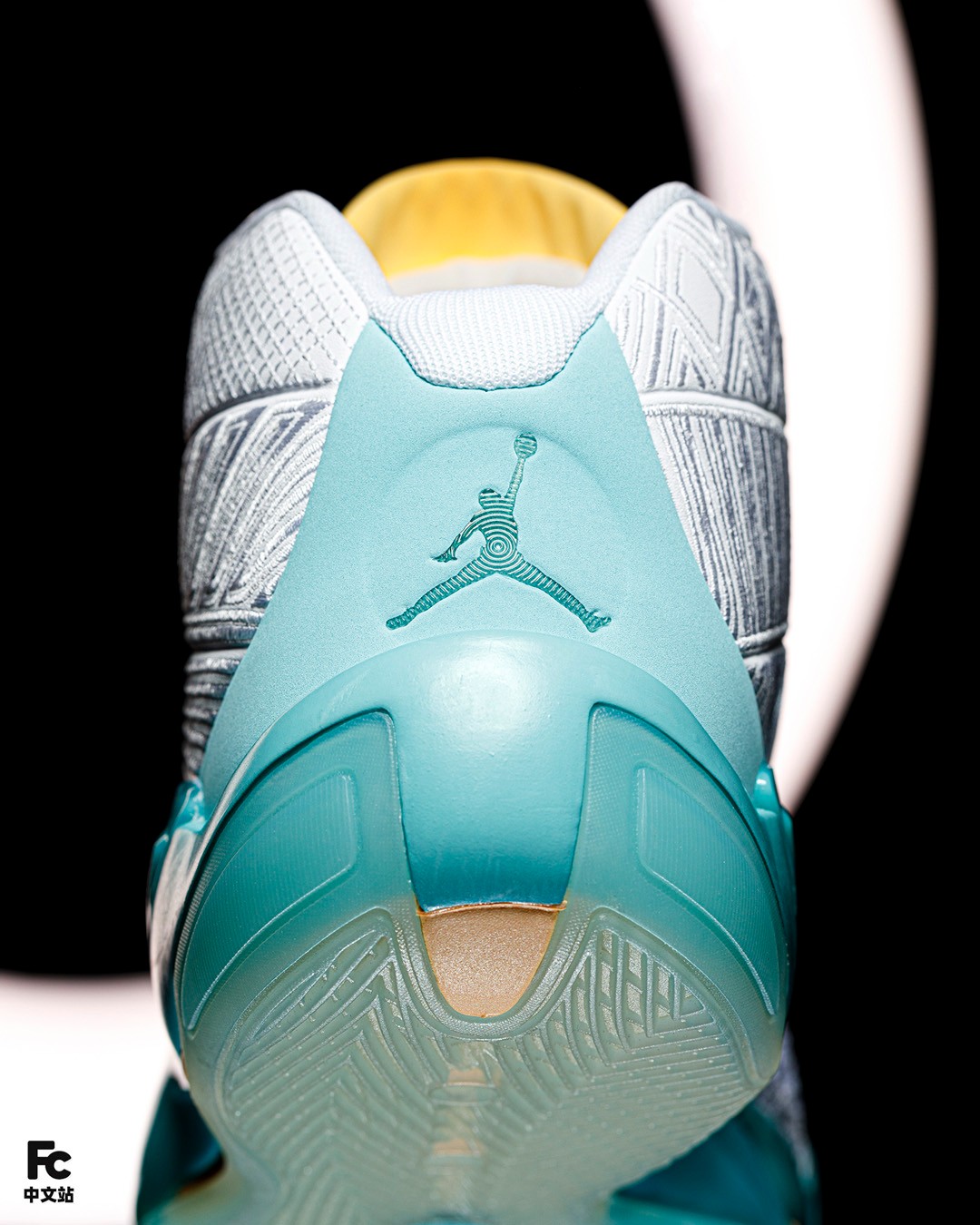 都说这双是「最美 AJ38」！开箱 + 上脚来了！ 球鞋资讯 FLIGHTCLUB中文站|SNEAKER球鞋资讯第一站