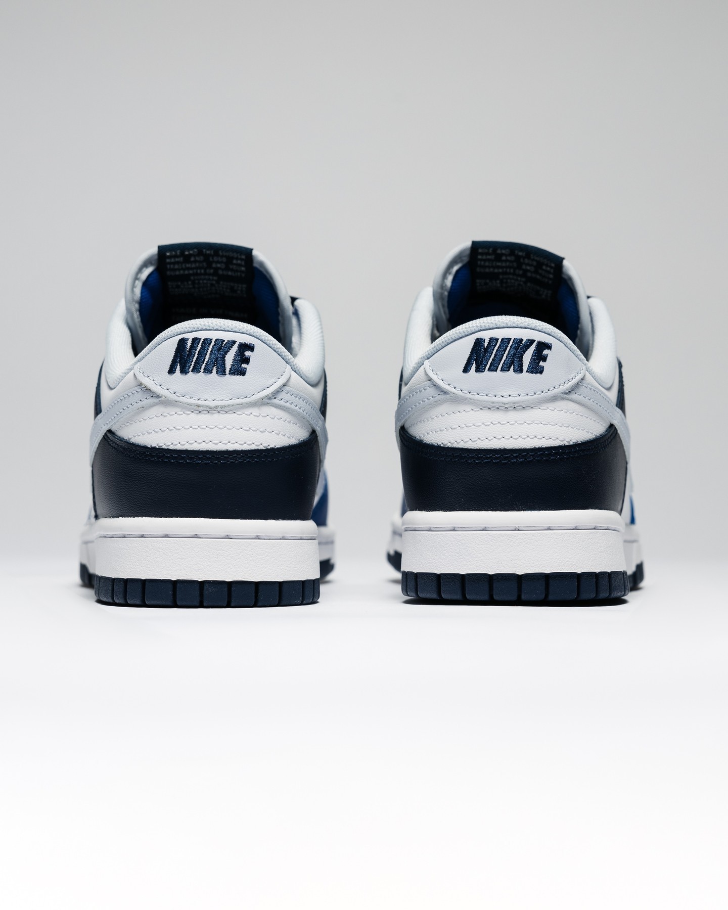 「海军蓝」Dunk 最新实物！这颜值你打几分？ 球鞋资讯 FLIGHTCLUB中文站|SNEAKER球鞋资讯第一站