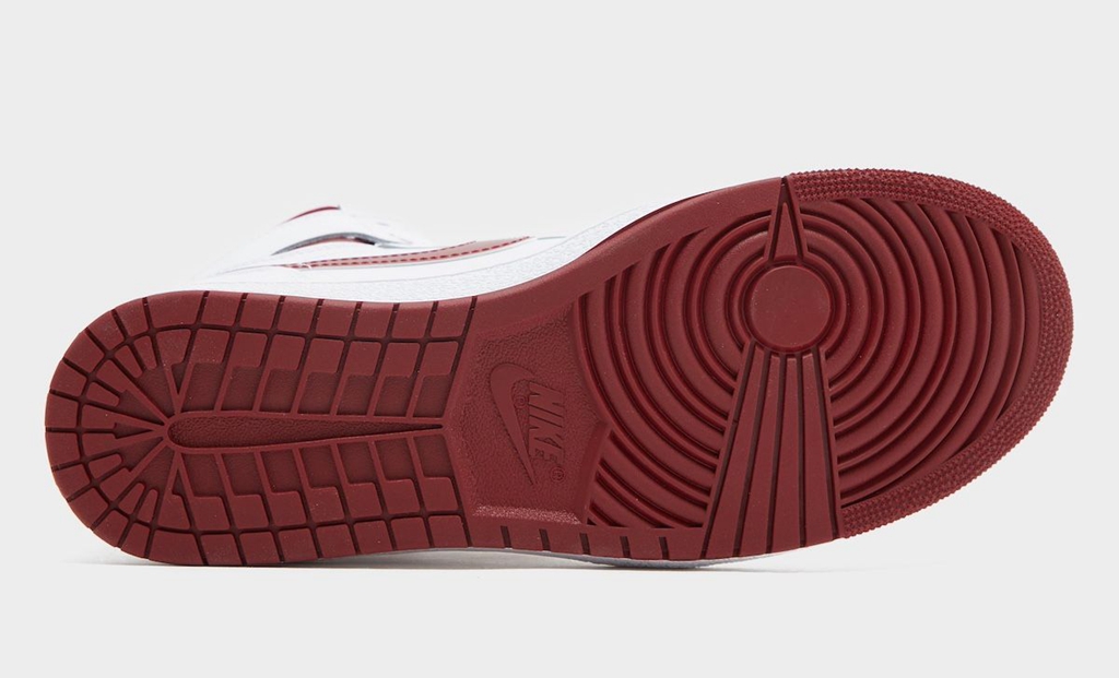 时隔 38 年！这双「元年 AJ1」首次回归！ 球鞋资讯 FLIGHTCLUB中文站|SNEAKER球鞋资讯第一站