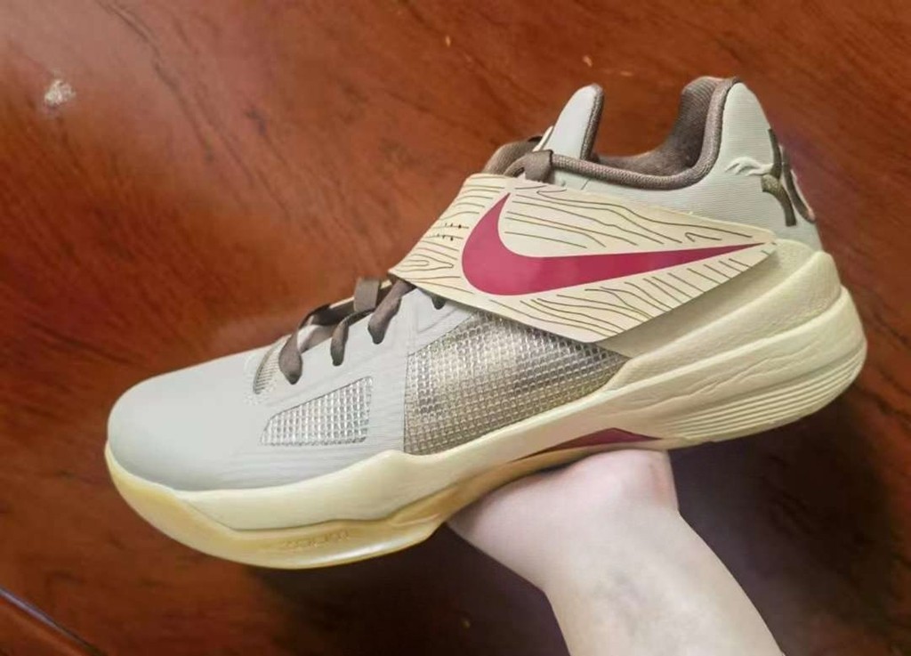 Nike 雪藏的「那双球鞋」确定复刻！十几年过去，终于能圆梦了！ 球鞋资讯 FLIGHTCLUB中文站|SNEAKER球鞋资讯第一站