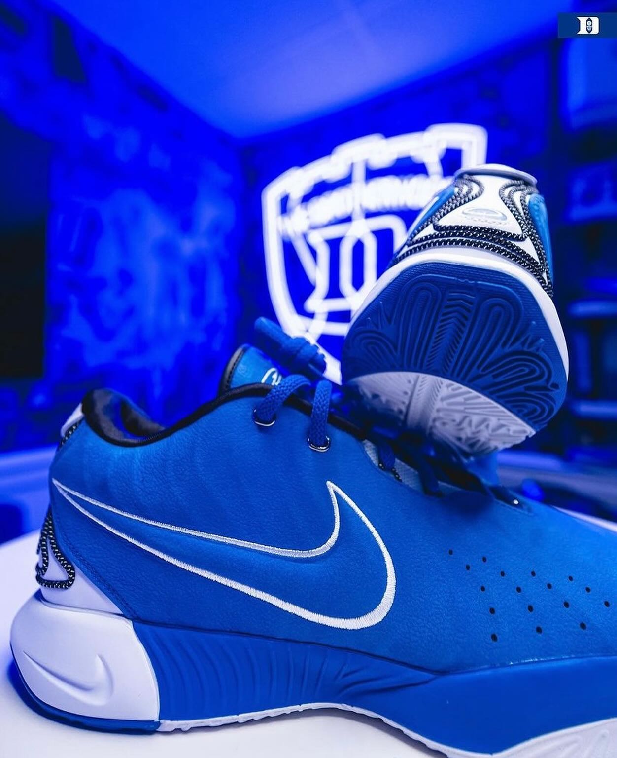 詹姆斯上脚！LBJ 21 全新 PE 配色曝光！ 球鞋资讯 FLIGHTCLUB中文站|SNEAKER球鞋资讯第一站