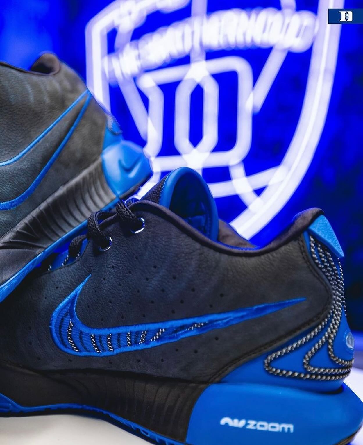 詹姆斯上脚！LBJ 21 全新 PE 配色曝光！ 球鞋资讯 FLIGHTCLUB中文站|SNEAKER球鞋资讯第一站