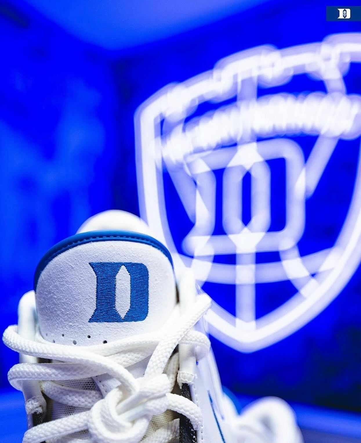 詹姆斯上脚！LBJ 21 全新 PE 配色曝光！ 球鞋资讯 FLIGHTCLUB中文站|SNEAKER球鞋资讯第一站