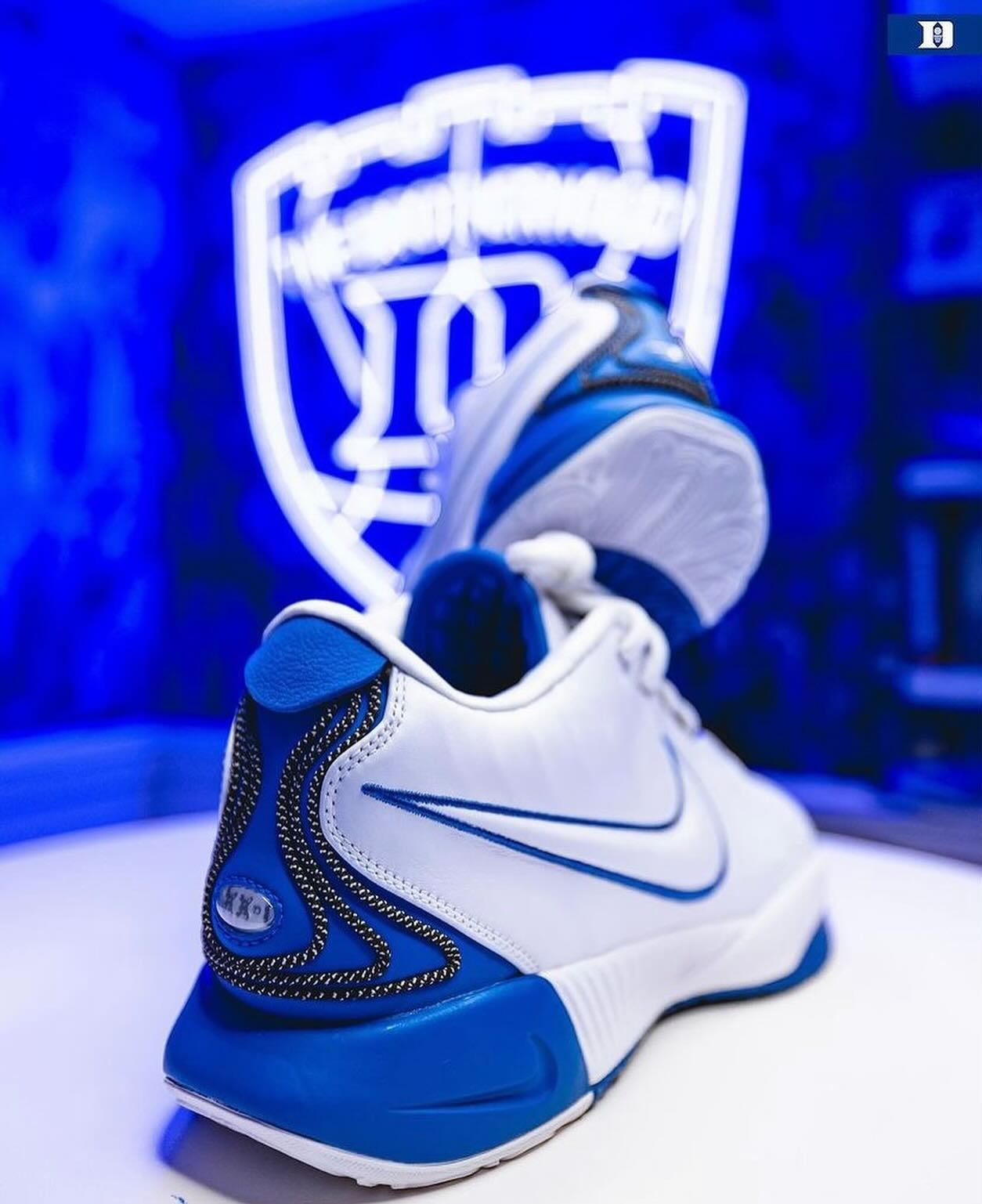 詹姆斯上脚！LBJ 21 全新 PE 配色曝光！ 球鞋资讯 FLIGHTCLUB中文站|SNEAKER球鞋资讯第一站