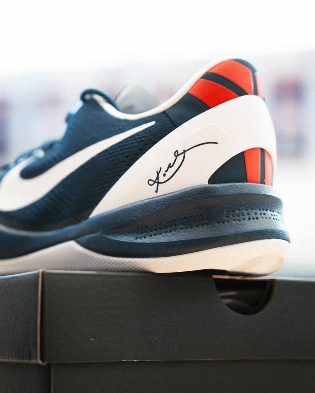 又一款从没见过的 Kobe 8 亮相！ 球鞋资讯 FLIGHTCLUB中文站|SNEAKER球鞋资讯第一站