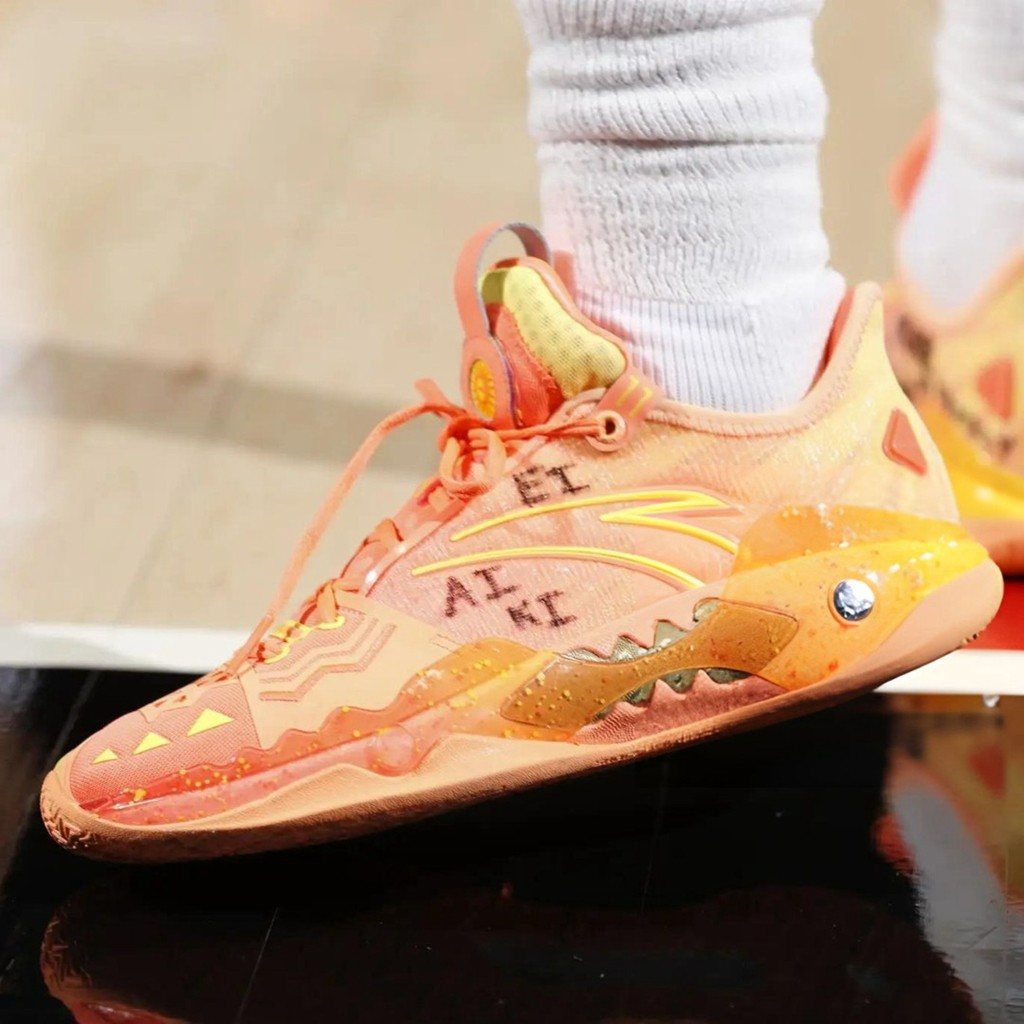 NBA 球鞋合集！巴特勒绝杀，上脚新配色 JB2！ 球鞋资讯 FLIGHTCLUB中文站|SNEAKER球鞋资讯第一站