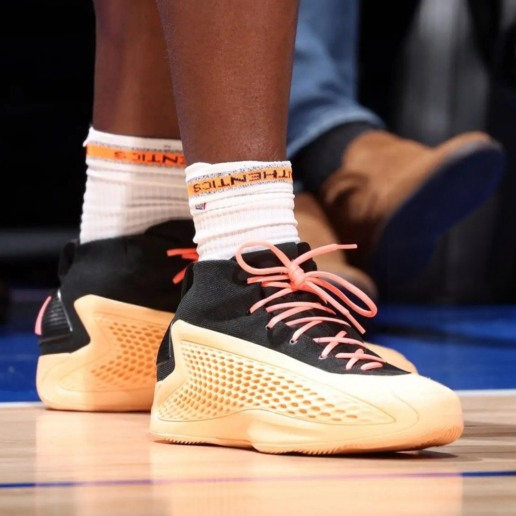 NBA 球鞋合集！巴特勒绝杀，上脚新配色 JB2！ 球鞋资讯 FLIGHTCLUB中文站|SNEAKER球鞋资讯第一站