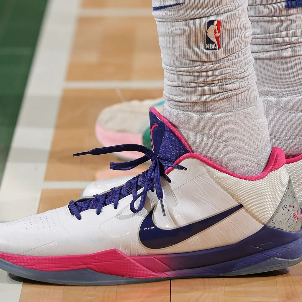 NBA 球鞋合集！巴特勒绝杀，上脚新配色 JB2！ 球鞋资讯 FLIGHTCLUB中文站|SNEAKER球鞋资讯第一站