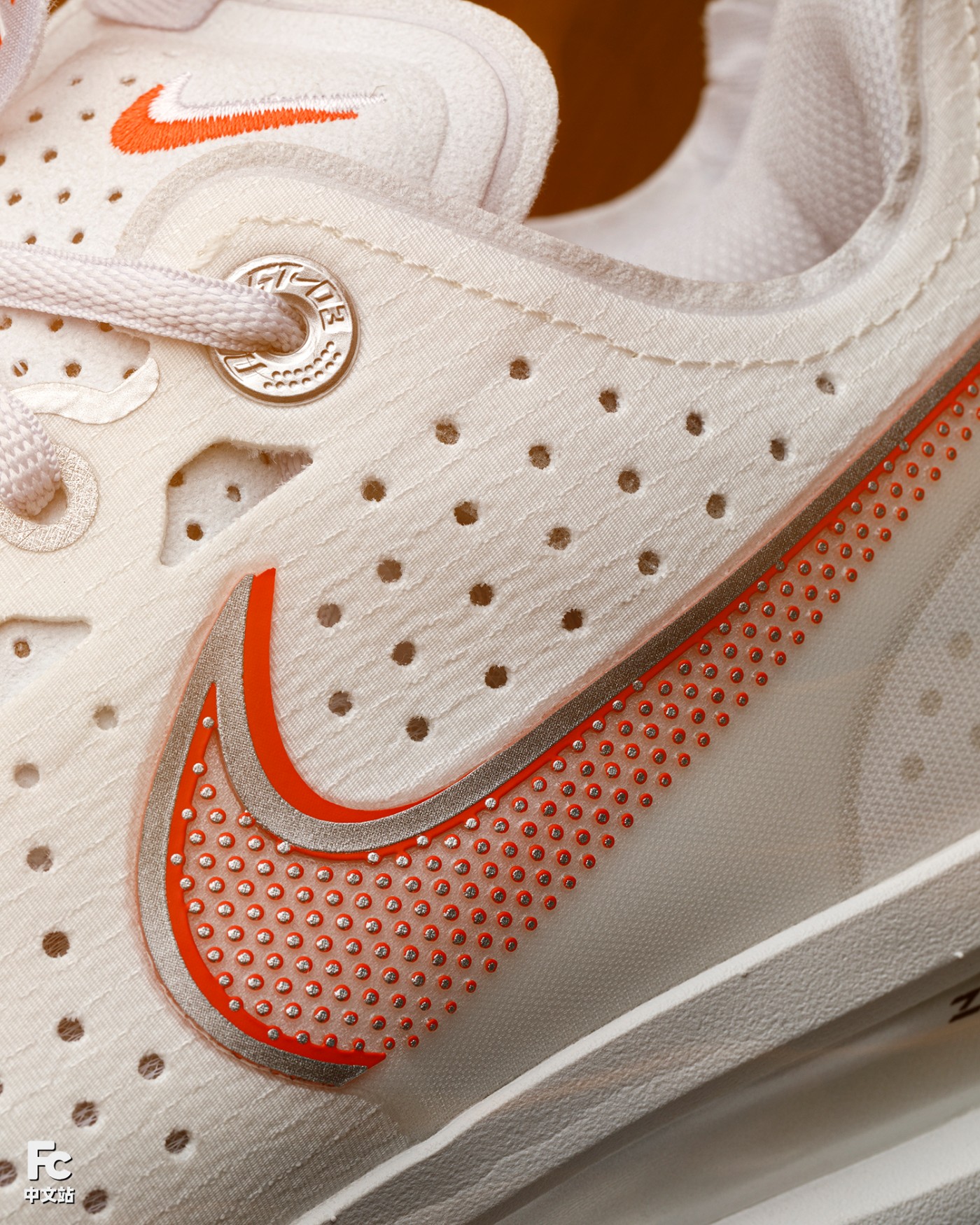 还没发售就「全网真香」！G.T. Cut 3 凭什么啊！开箱果然有惊喜！ 球鞋资讯 FLIGHTCLUB中文站|SNEAKER球鞋资讯第一站