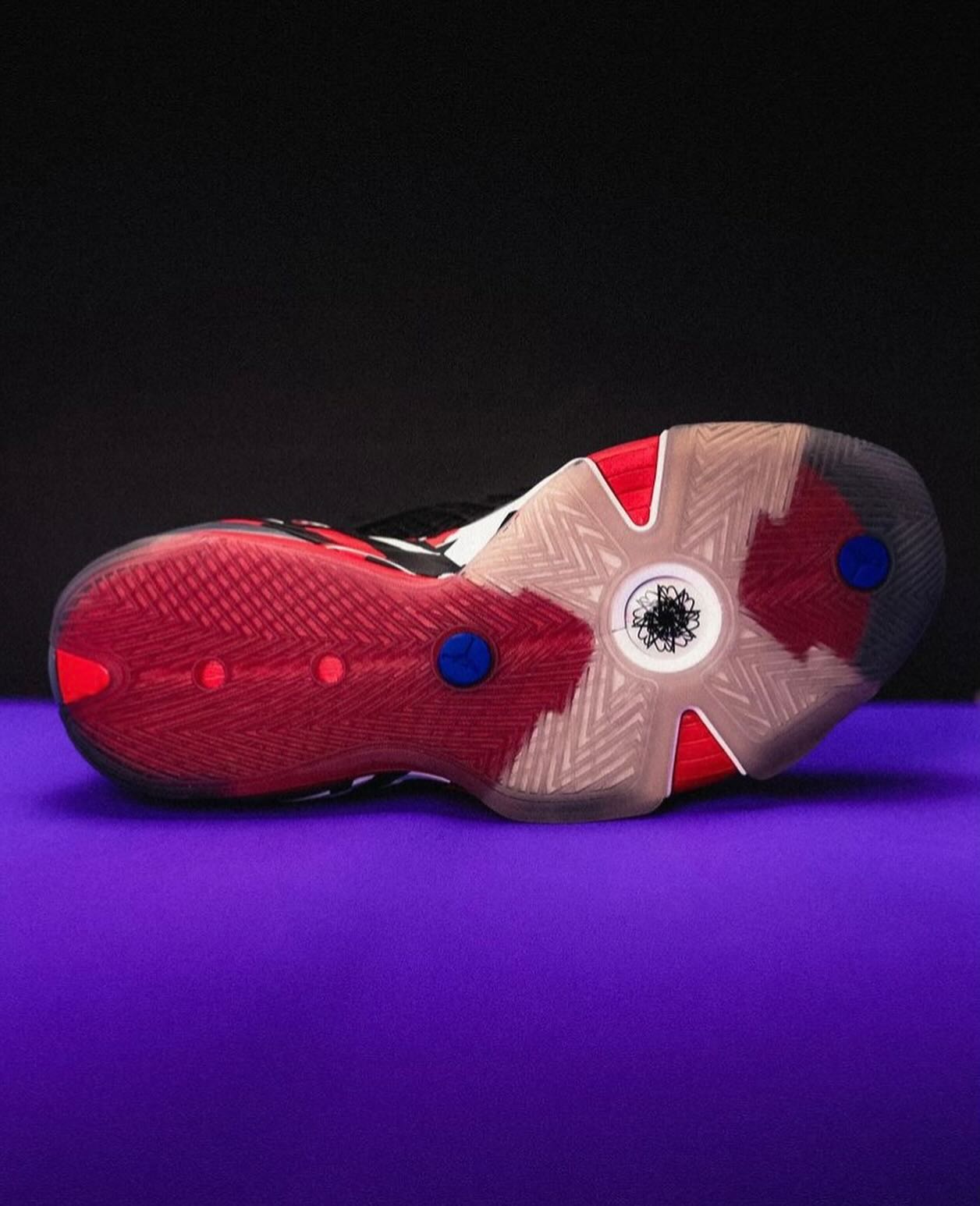 致敬经典！「季后赛」AJ38 现身！ 球鞋资讯 FLIGHTCLUB中文站|SNEAKER球鞋资讯第一站