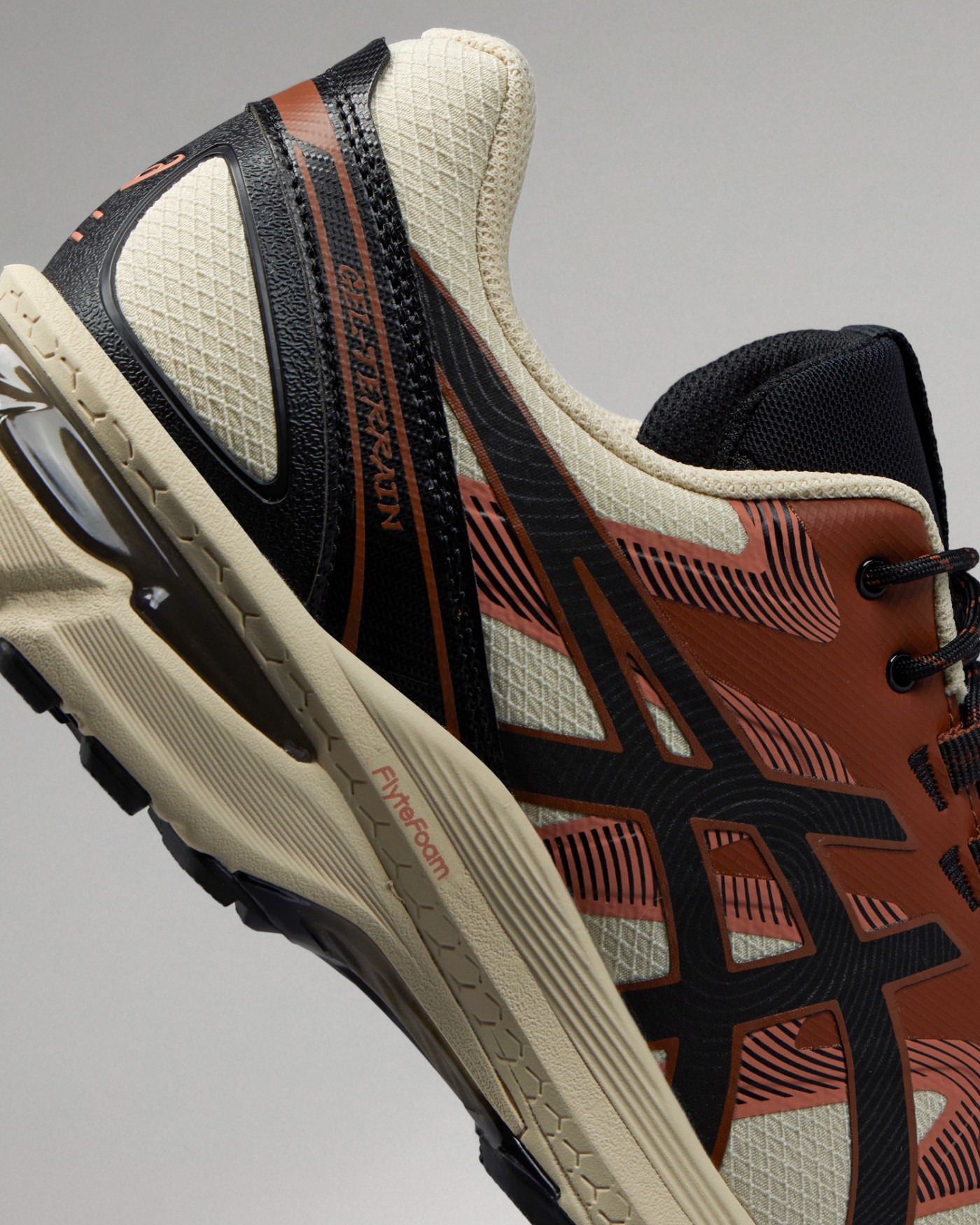 户外、通勤两不误！ASICS 全新鞋款明日登场！ 球鞋资讯 FLIGHTCLUB中文站|SNEAKER球鞋资讯第一站