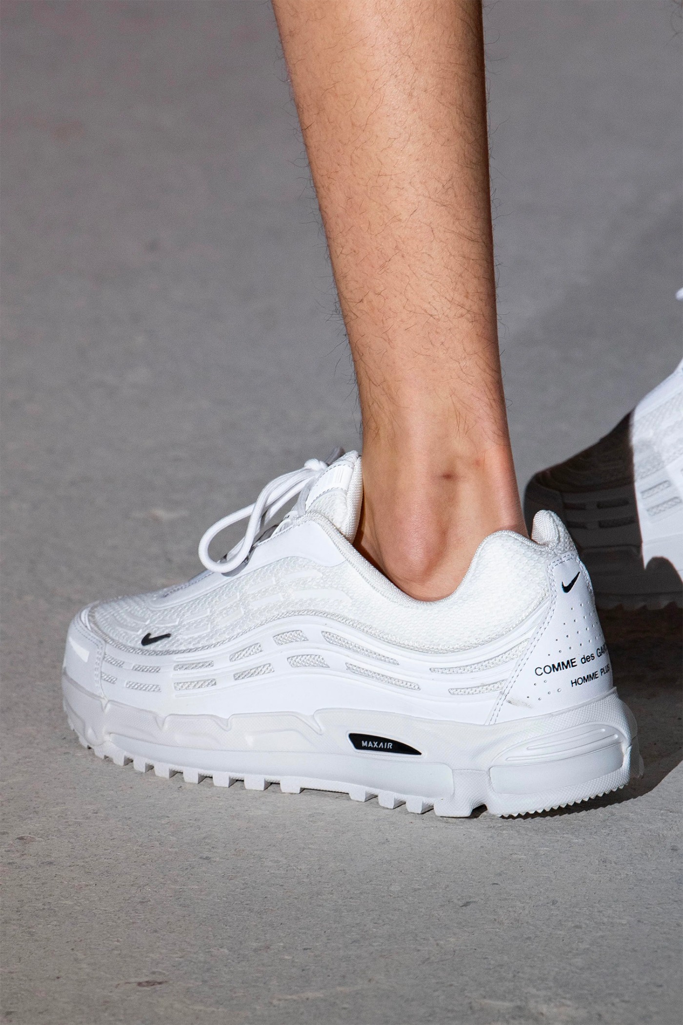 CDG x Nike「联名新鞋」实物上脚！高级感依旧！ 球鞋资讯 FLIGHTCLUB中文站|SNEAKER球鞋资讯第一站