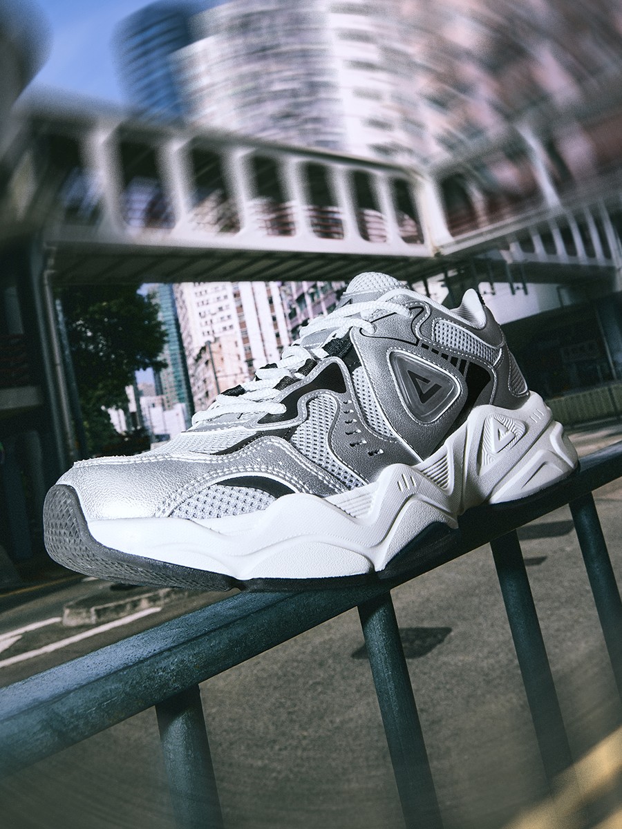 这个风格的鞋悄悄在街头蹿红！没想到年前还有新品！ 球鞋资讯 FLIGHTCLUB中文站|SNEAKER球鞋资讯第一站