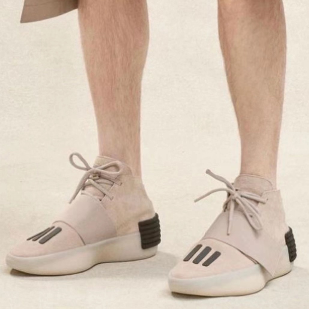 FOG x 阿迪新鞋实物曝光！下月登场！ 球鞋资讯 FLIGHTCLUB中文站|SNEAKER球鞋资讯第一站