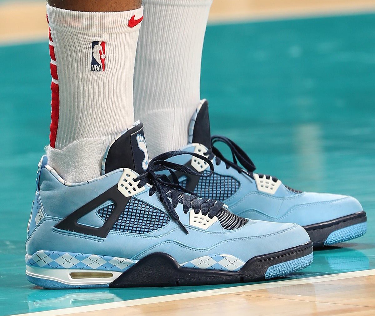 AJ4 今年疯狂复刻！这些经典配色，哪些是你的出必入？ 球鞋资讯 FLIGHTCLUB中文站|SNEAKER球鞋资讯第一站