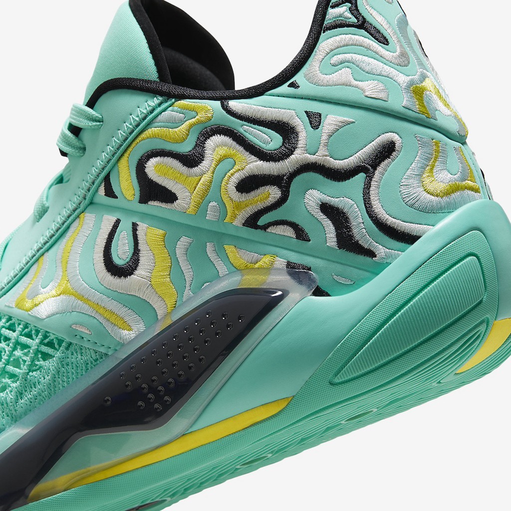 郭艾伦 AJ38 Low 曝光！这设计真没见过！ 球鞋资讯 FLIGHTCLUB中文站|SNEAKER球鞋资讯第一站