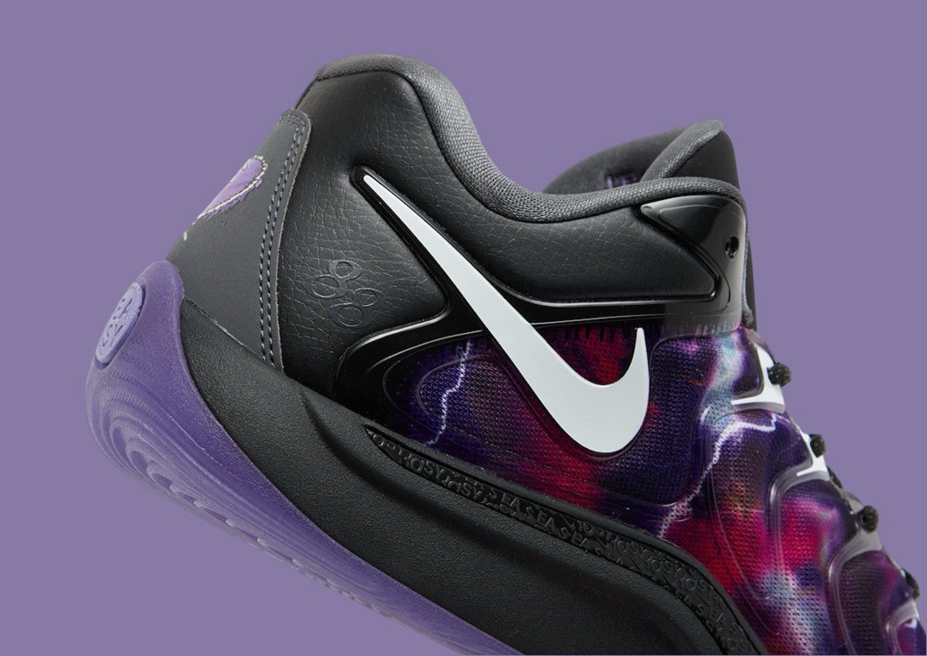 一口气两双！首个「联名 KD17」突然曝光！ 球鞋资讯 FLIGHTCLUB中文站|SNEAKER球鞋资讯第一站