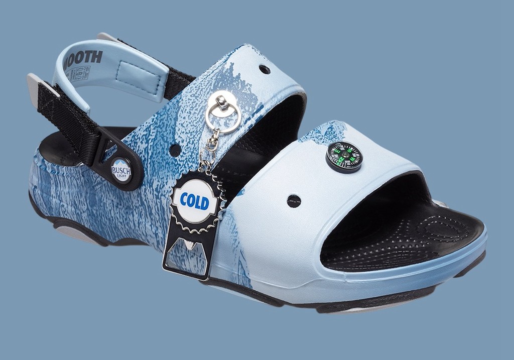 Crocs 又一个新联名登场！看着就超夏天！ 球鞋资讯 FLIGHTCLUB中文站|SNEAKER球鞋资讯第一站