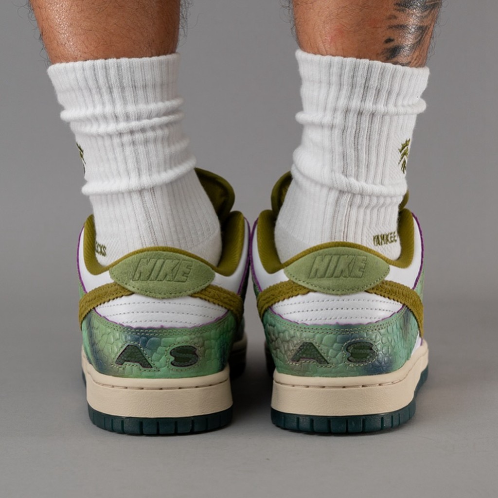 「密恐 Dunk SB」实物上脚！颜值打几分？ 球鞋资讯 FLIGHTCLUB中文站|SNEAKER球鞋资讯第一站