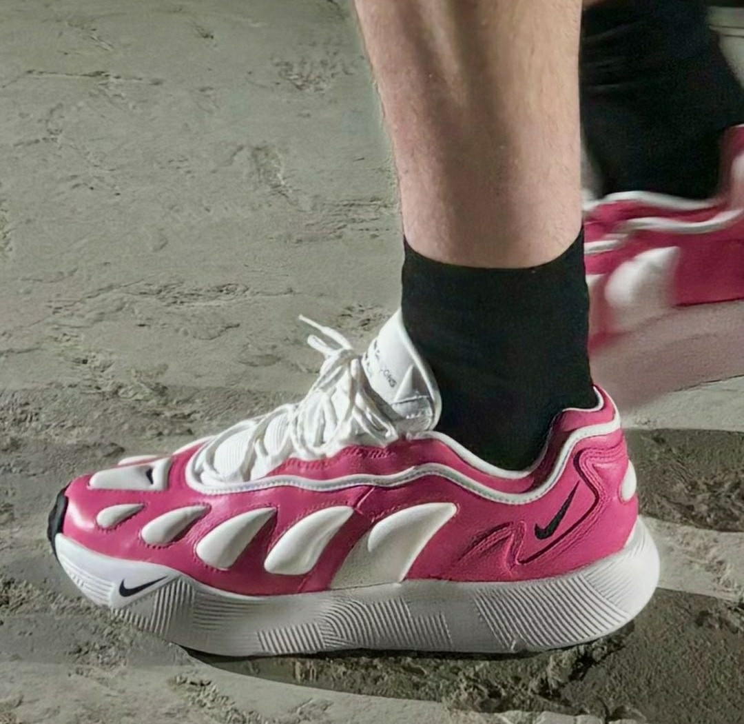 CDG x Nike 新联名曝光！这鞋型你认识吗？ 球鞋资讯 FLIGHTCLUB中文站|SNEAKER球鞋资讯第一站