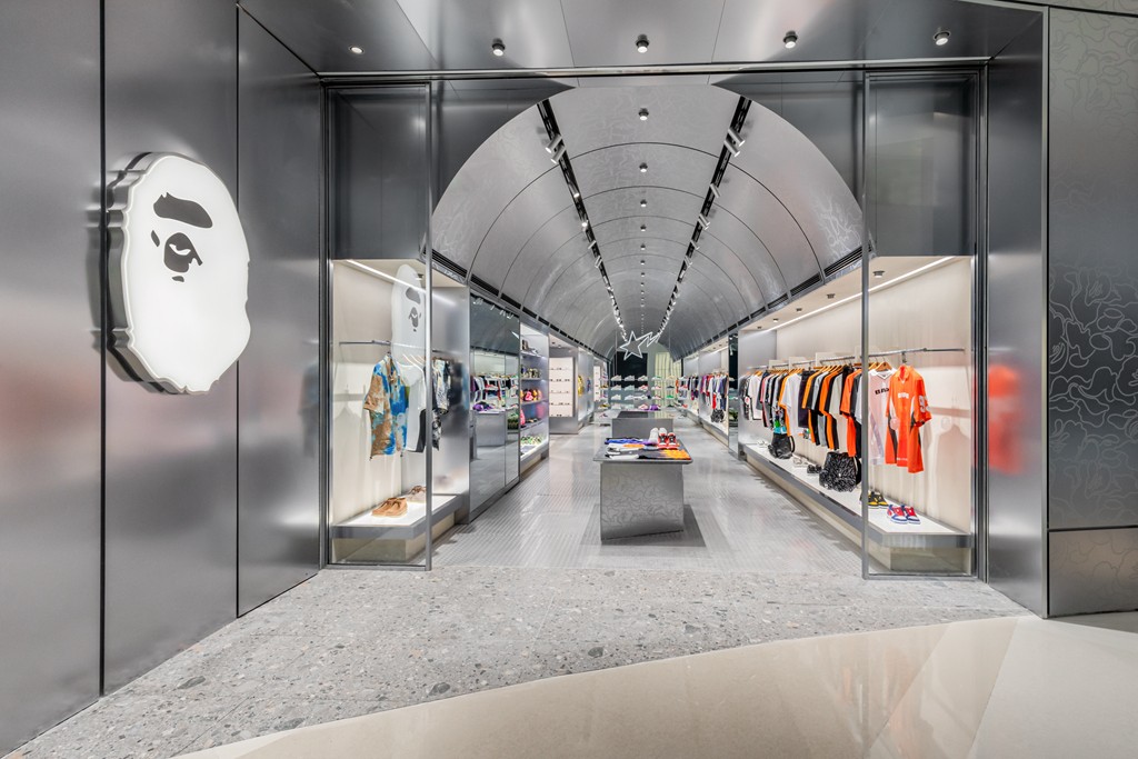 未来猿人世界够梦幻！沈阳万象城 BAPE STORE® 再启新程！ 球鞋资讯 FLIGHTCLUB中文站|SNEAKER球鞋资讯第一站