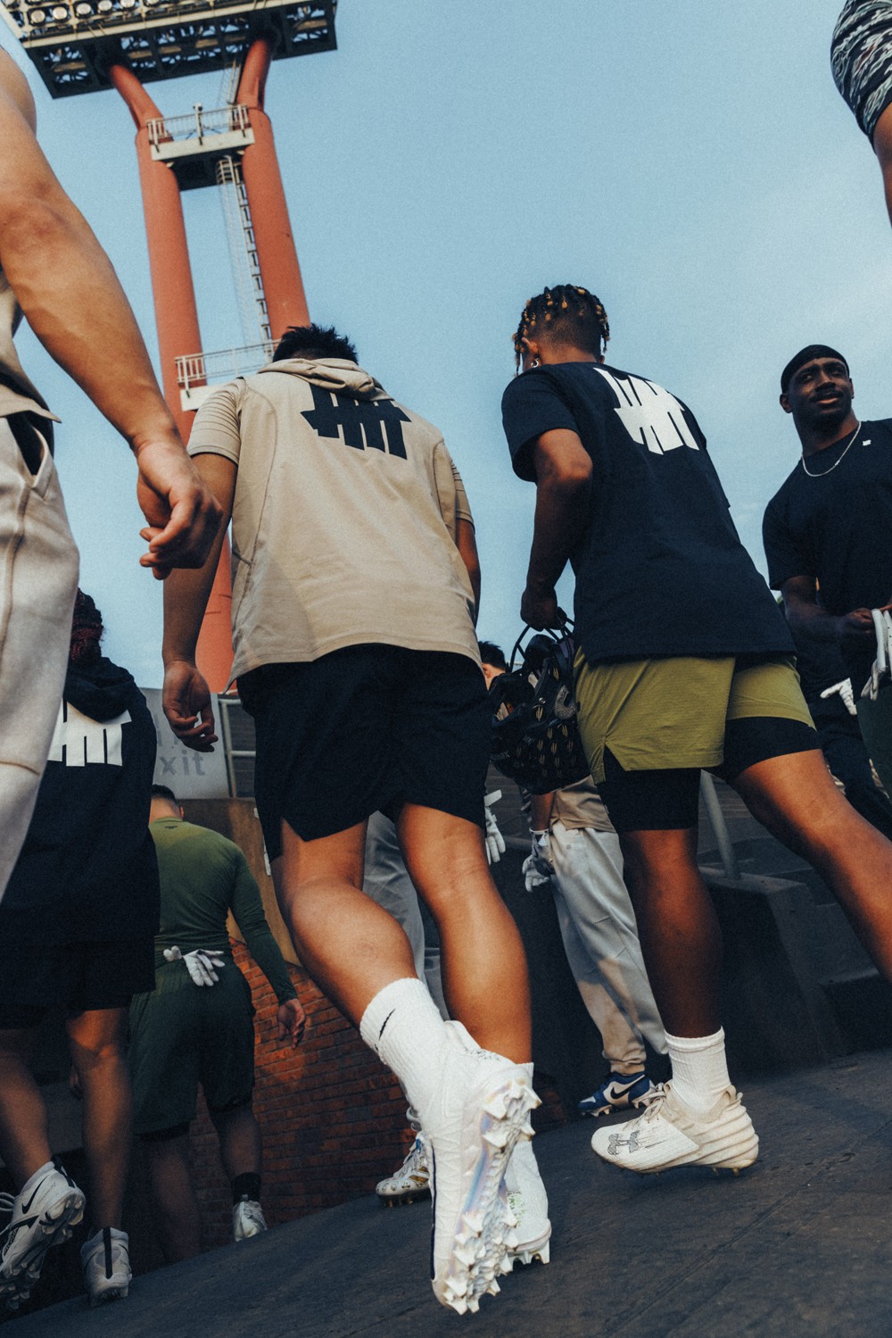 UNDEFEATED 最近开挂了吧！都在等的那双鞋要来了！大动作一个接一个！ 球鞋资讯 FLIGHTCLUB中文站|SNEAKER球鞋资讯第一站