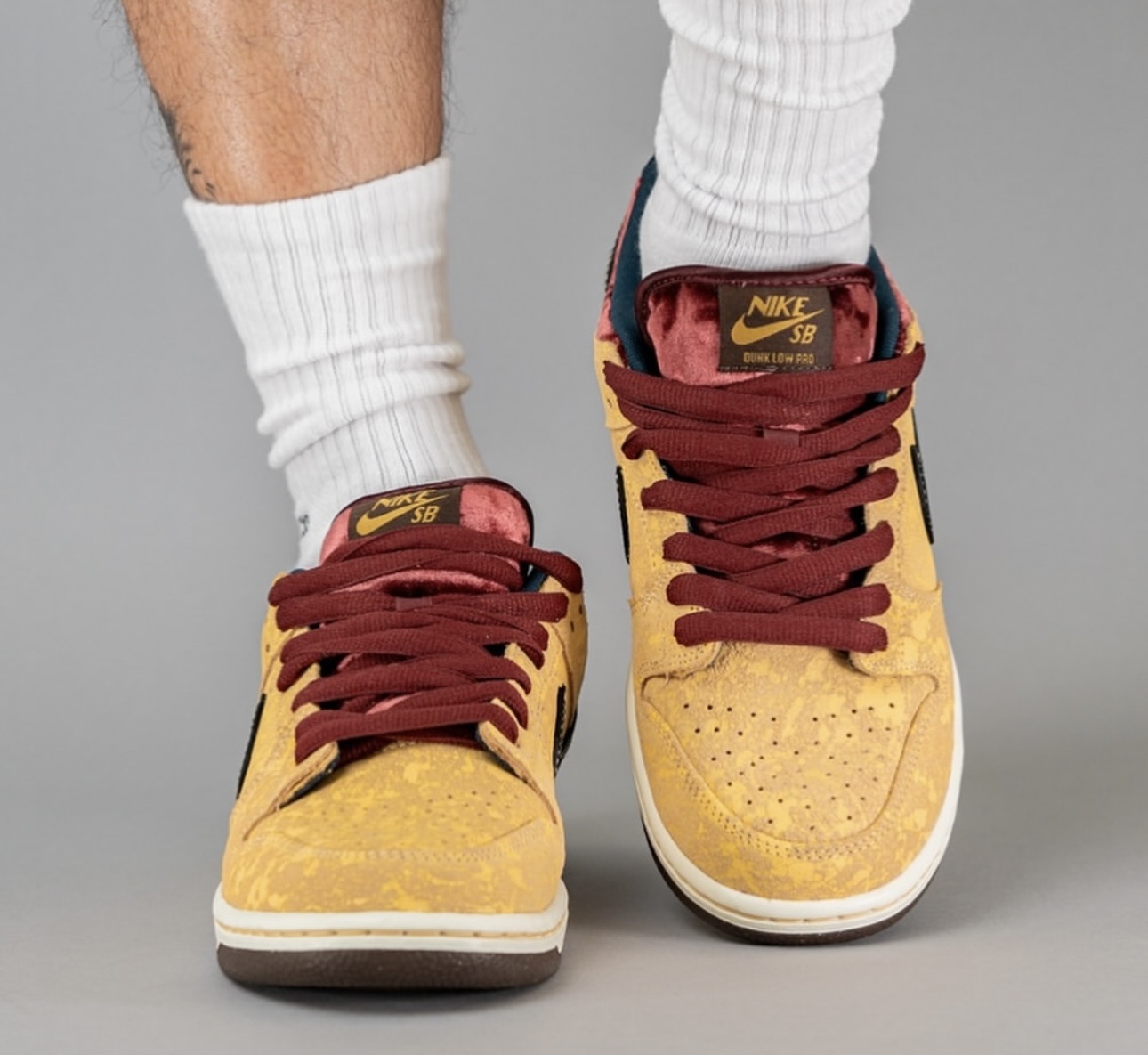 高规格「剧院」SB Dunk 上脚来了！这质感真绝！ 球鞋资讯 FLIGHTCLUB中文站|SNEAKER球鞋资讯第一站