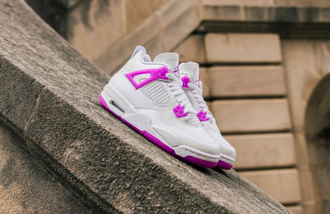 今年的「AJ4 新配色」都什么价了？有双居然翻了好几倍！ 球鞋资讯 FLIGHTCLUB中文站|SNEAKER球鞋资讯第一站