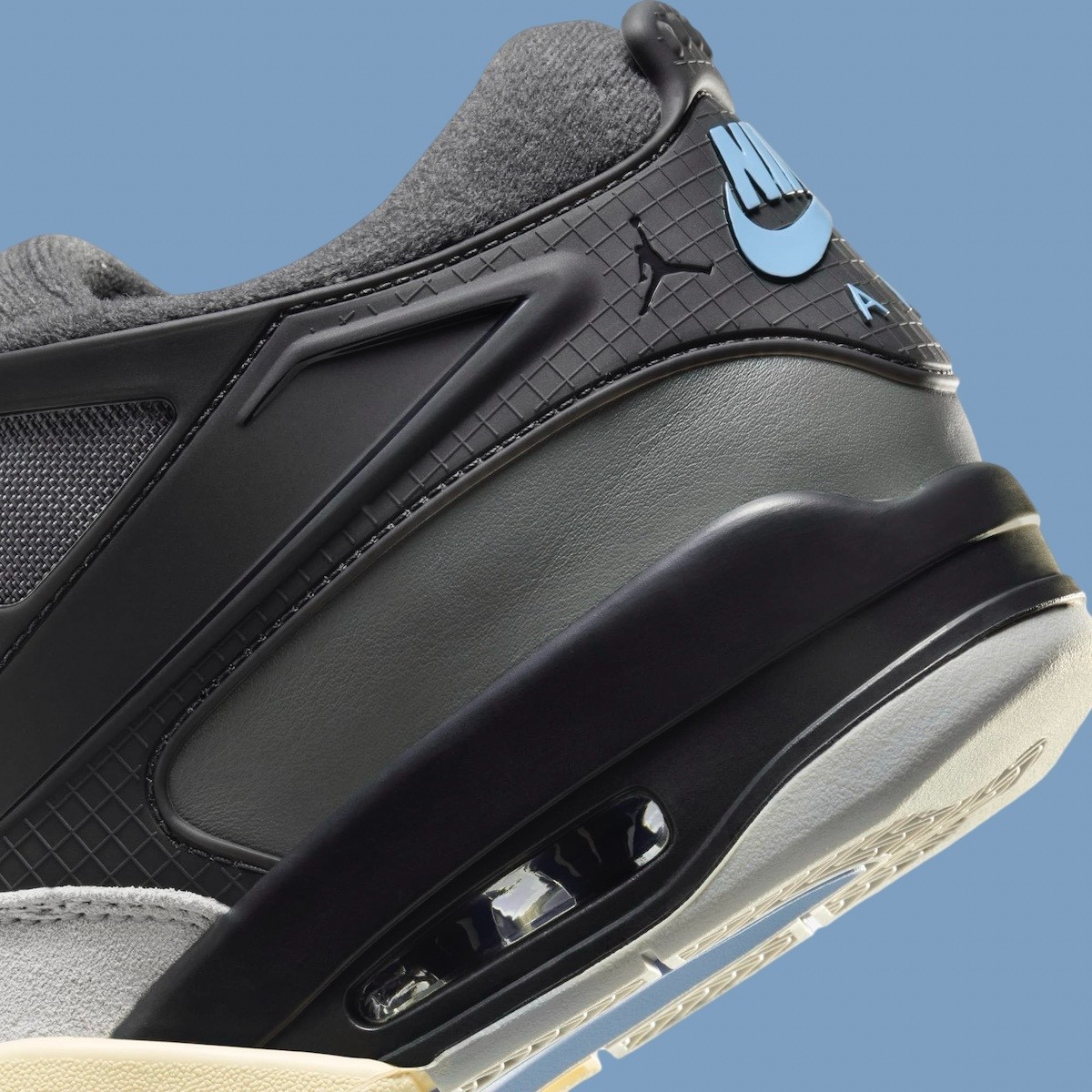 颜值堪比联名！「恐惧配色」AJ4 RM 即将登场！ 球鞋资讯 FLIGHTCLUB中文站|SNEAKER球鞋资讯第一站