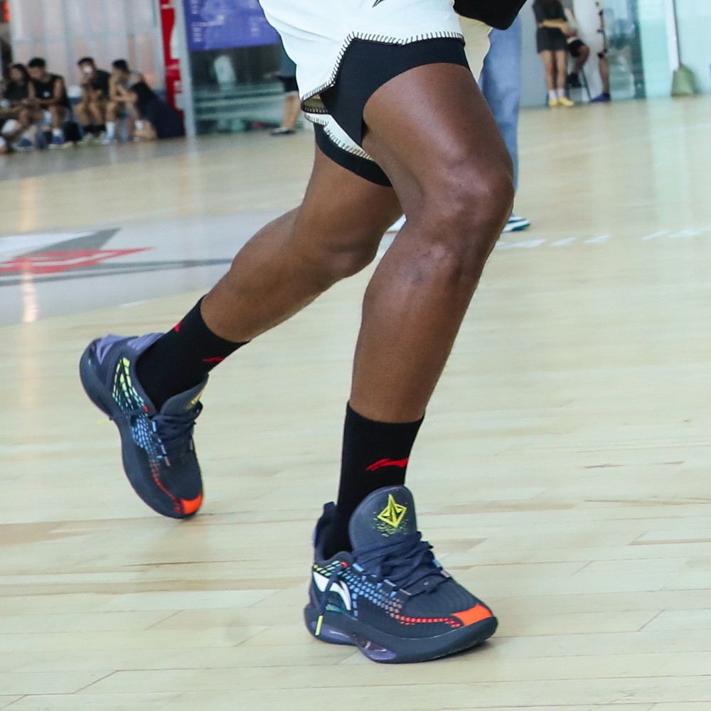 白敬亭抢先开箱！巴特勒 3 代新配色集中曝光！ 球鞋资讯 FLIGHTCLUB中文站|SNEAKER球鞋资讯第一站