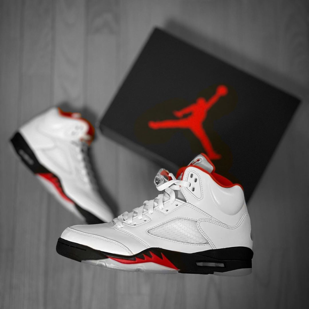 苦等 11 年！这双「元年 AJ」终于回归了！ 球鞋资讯 FLIGHTCLUB中文站|SNEAKER球鞋资讯第一站