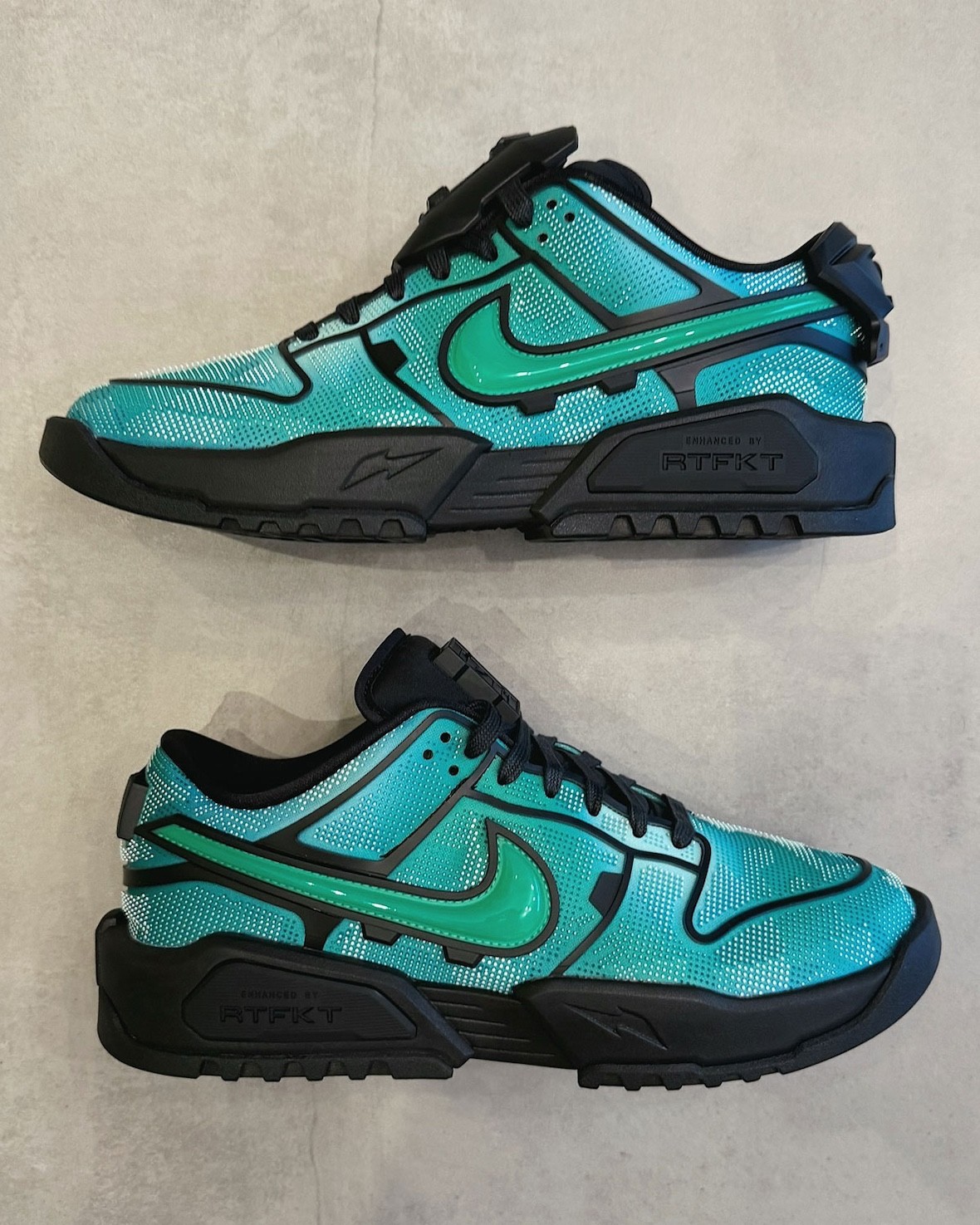 全球限量 100 双！这双「未来版 Dunk」还标配碳纤维鞋包！ 球鞋资讯 FLIGHTCLUB中文站|SNEAKER球鞋资讯第一站