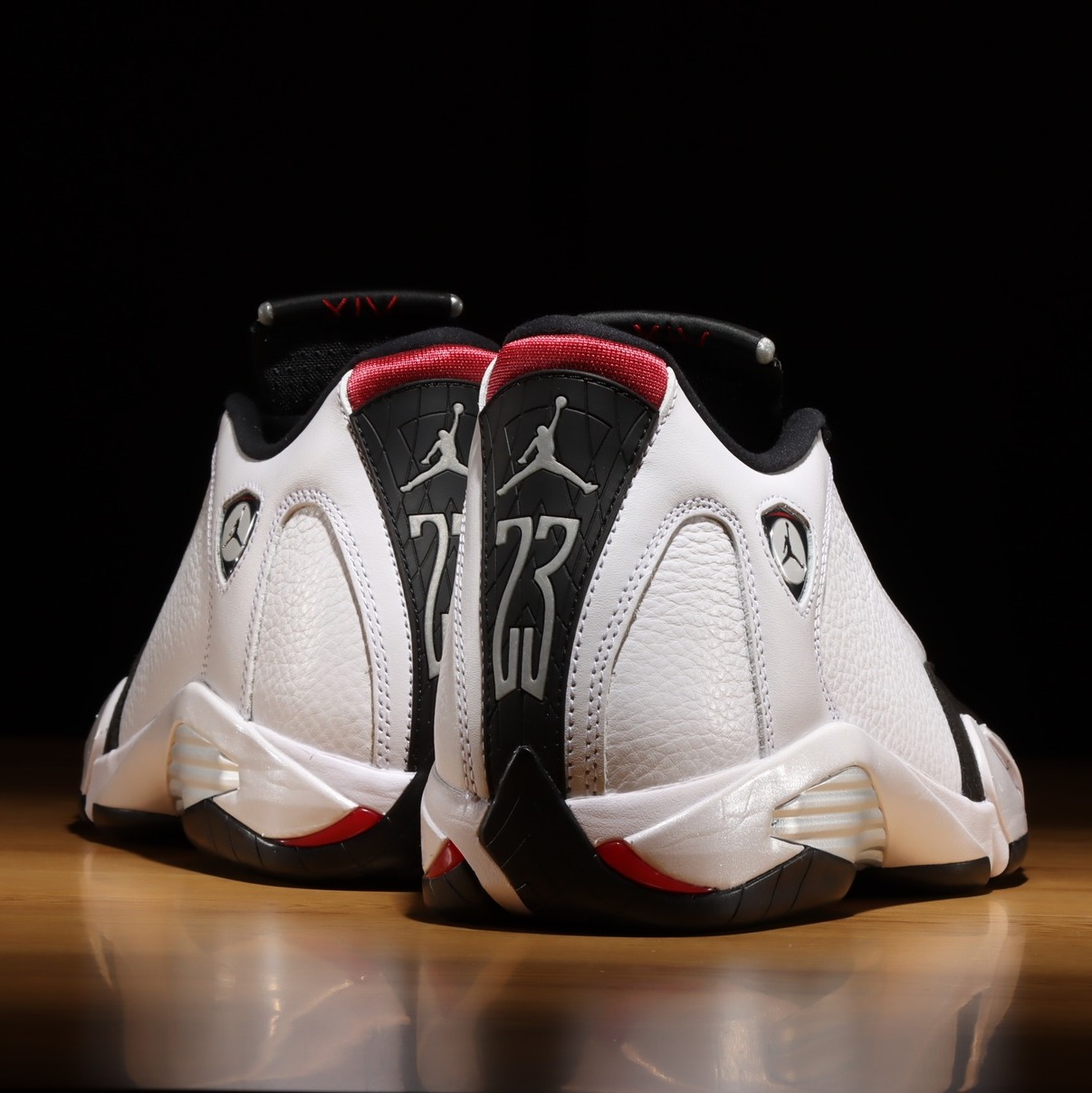 周末新鞋预告！黑脚趾 AJ14 明早回归！ 球鞋资讯 FLIGHTCLUB中文站|SNEAKER球鞋资讯第一站