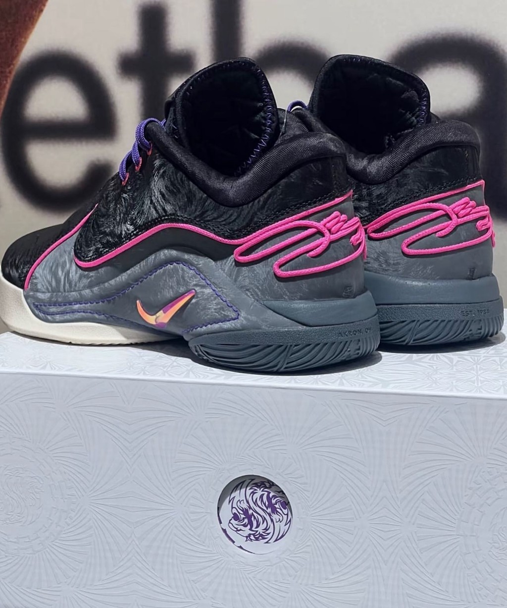 LBJ22「迈阿密之夜」最新实物！日期泄露！ 球鞋资讯 FLIGHTCLUB中文站|SNEAKER球鞋资讯第一站