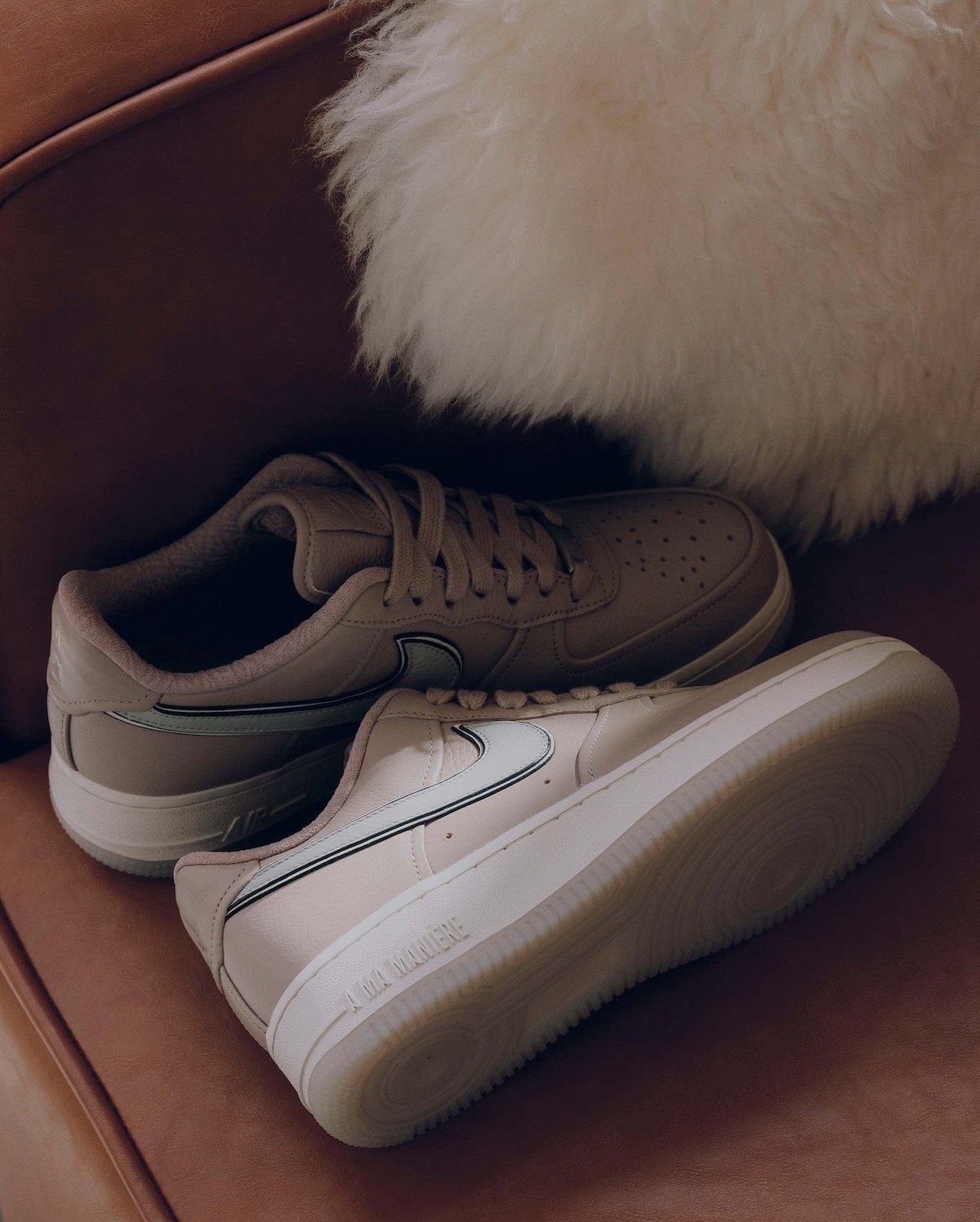 今年质感最好的「联名 AF1」明早登场！国区预告已上架！ 球鞋资讯 FLIGHTCLUB中文站|SNEAKER球鞋资讯第一站