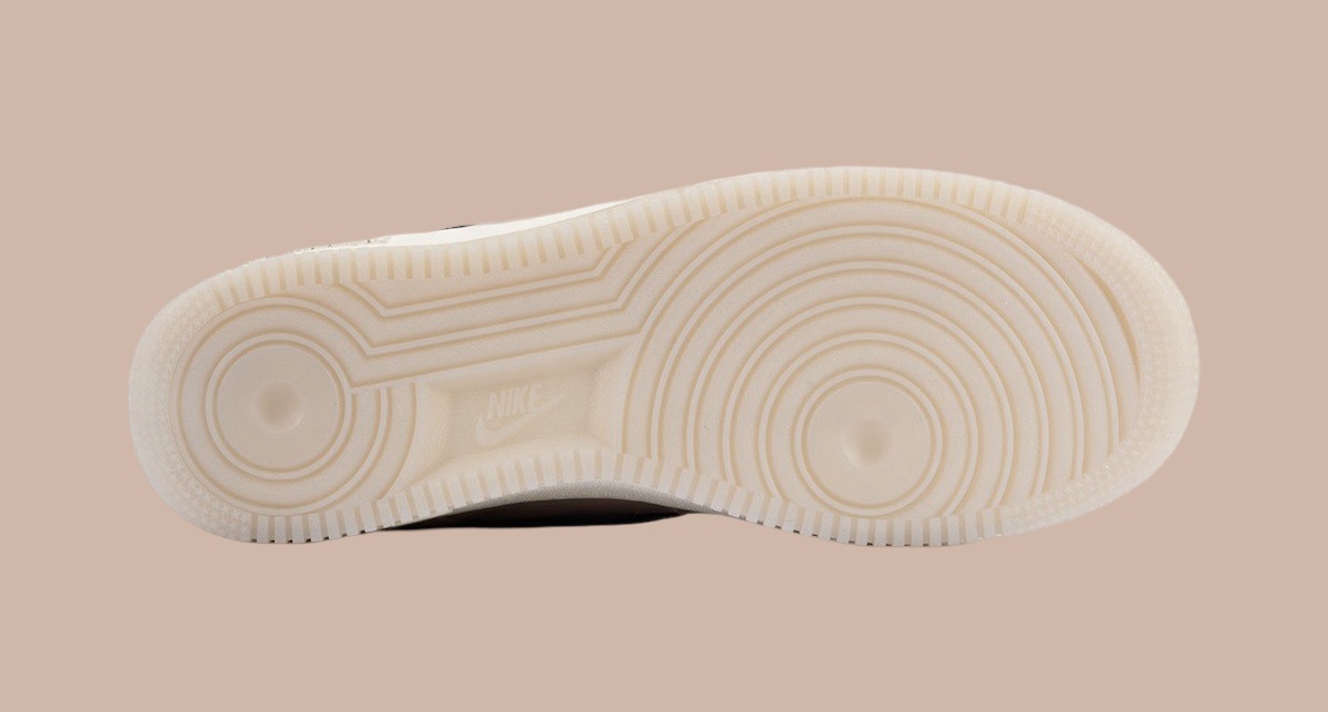 今年质感最好的「联名 AF1」明早登场！国区预告已上架！ 球鞋资讯 FLIGHTCLUB中文站|SNEAKER球鞋资讯第一站