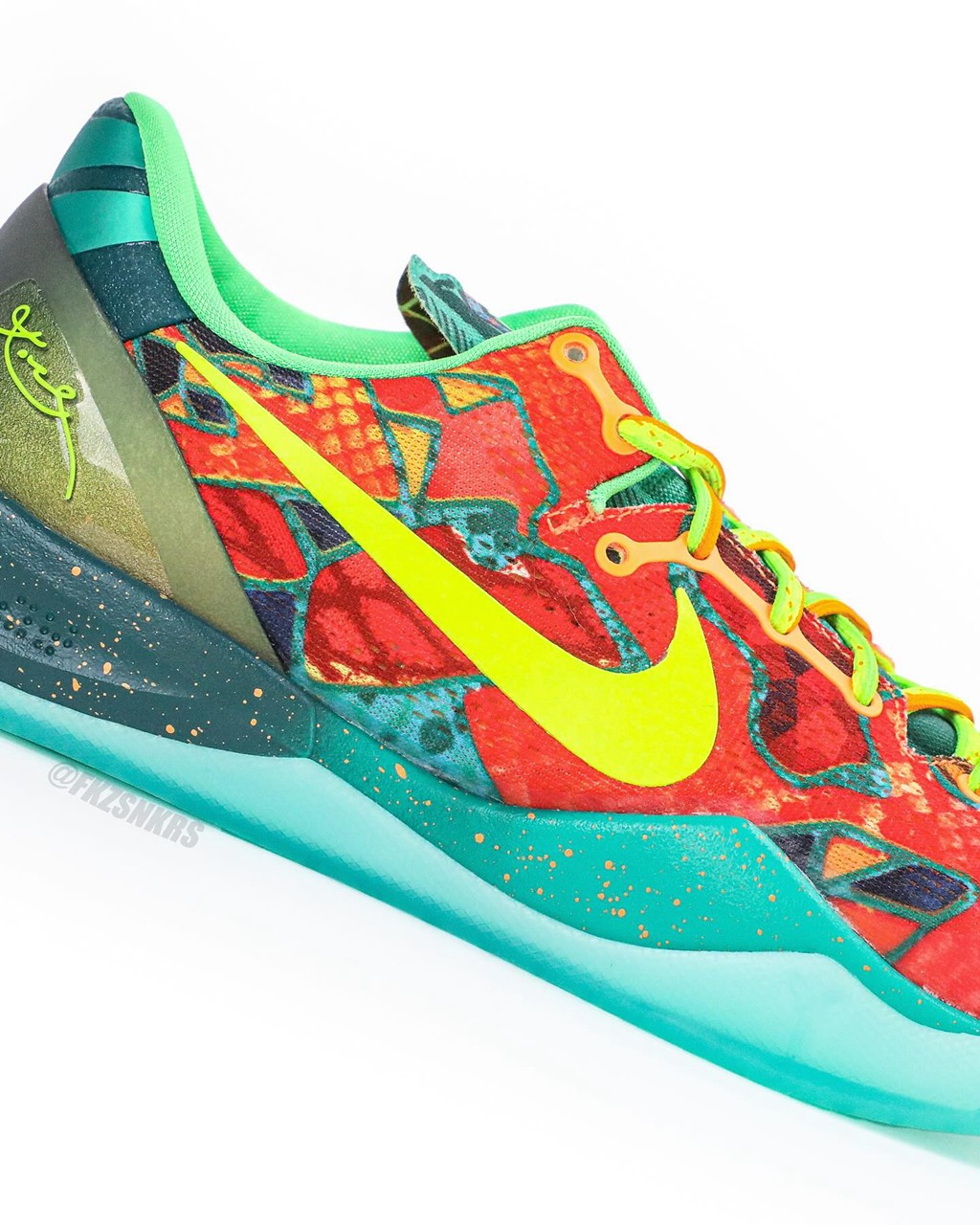 原汁原味！What The Kobe 8 最新实物来了！ 球鞋资讯 FLIGHTCLUB中文站|SNEAKER球鞋资讯第一站