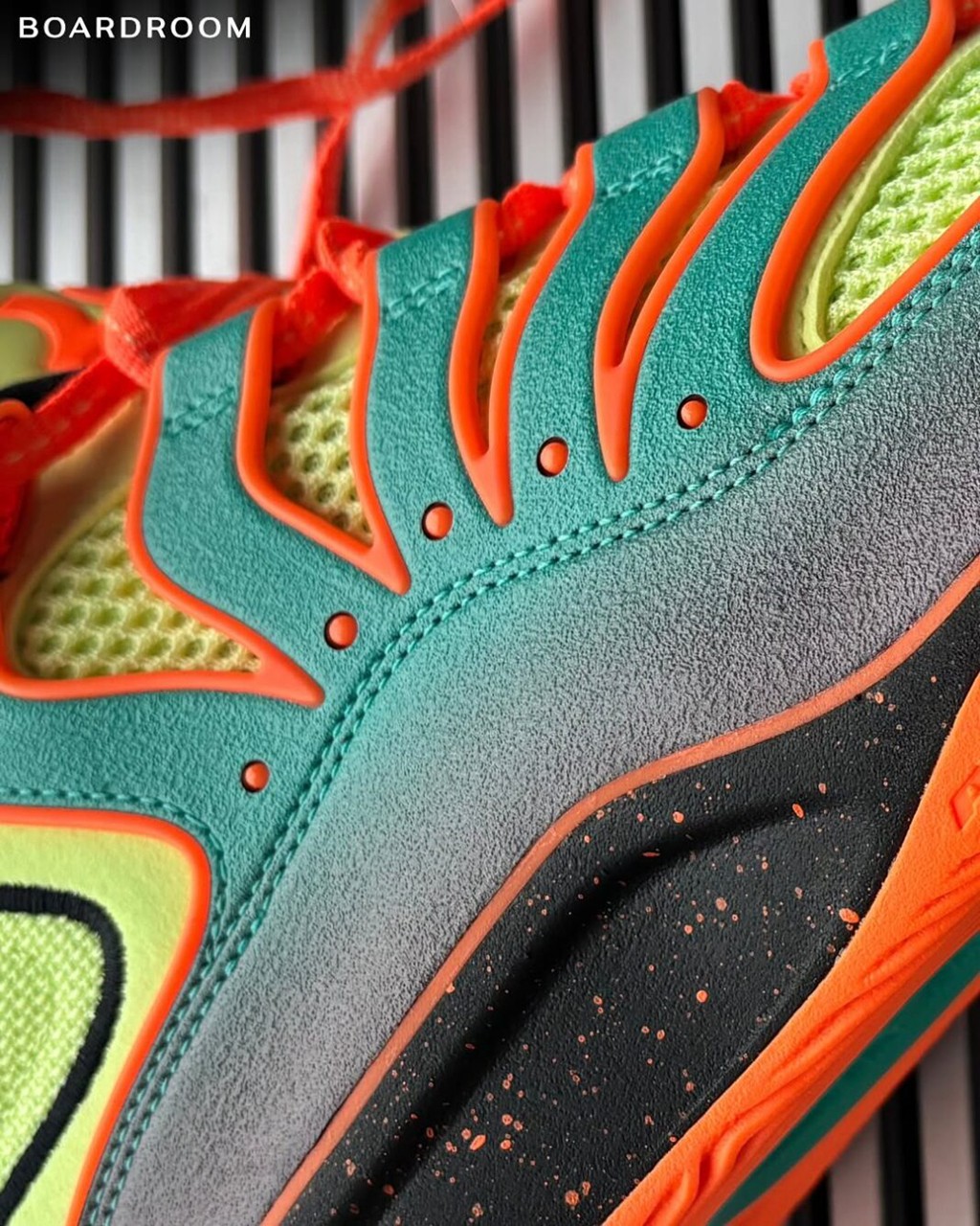 初印象如何？杜兰特 KD18 实物终于来了！ 球鞋资讯 FLIGHTCLUB中文站|SNEAKER球鞋资讯第一站