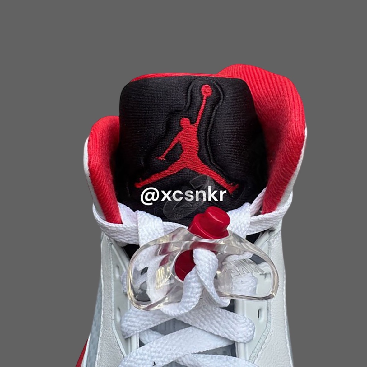 上次市价 3K+！苦等 12 年，这双极少复刻的「元年 AJ」终于回归！ 球鞋资讯 FLIGHTCLUB中文站|SNEAKER球鞋资讯第一站