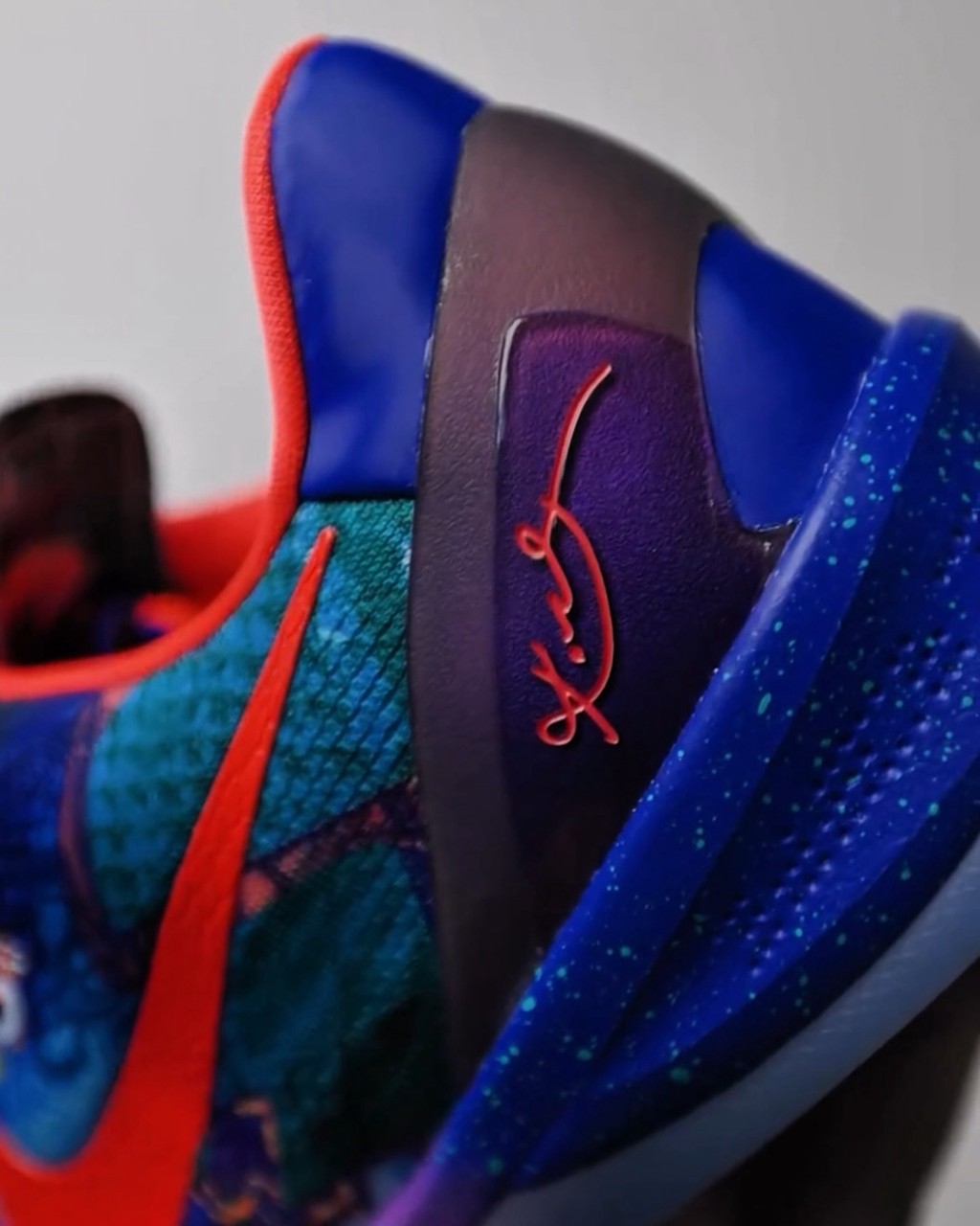 登场倒计时！What The Kobe 8 最新实物来了！ 球鞋资讯 FLIGHTCLUB中文站|SNEAKER球鞋资讯第一站