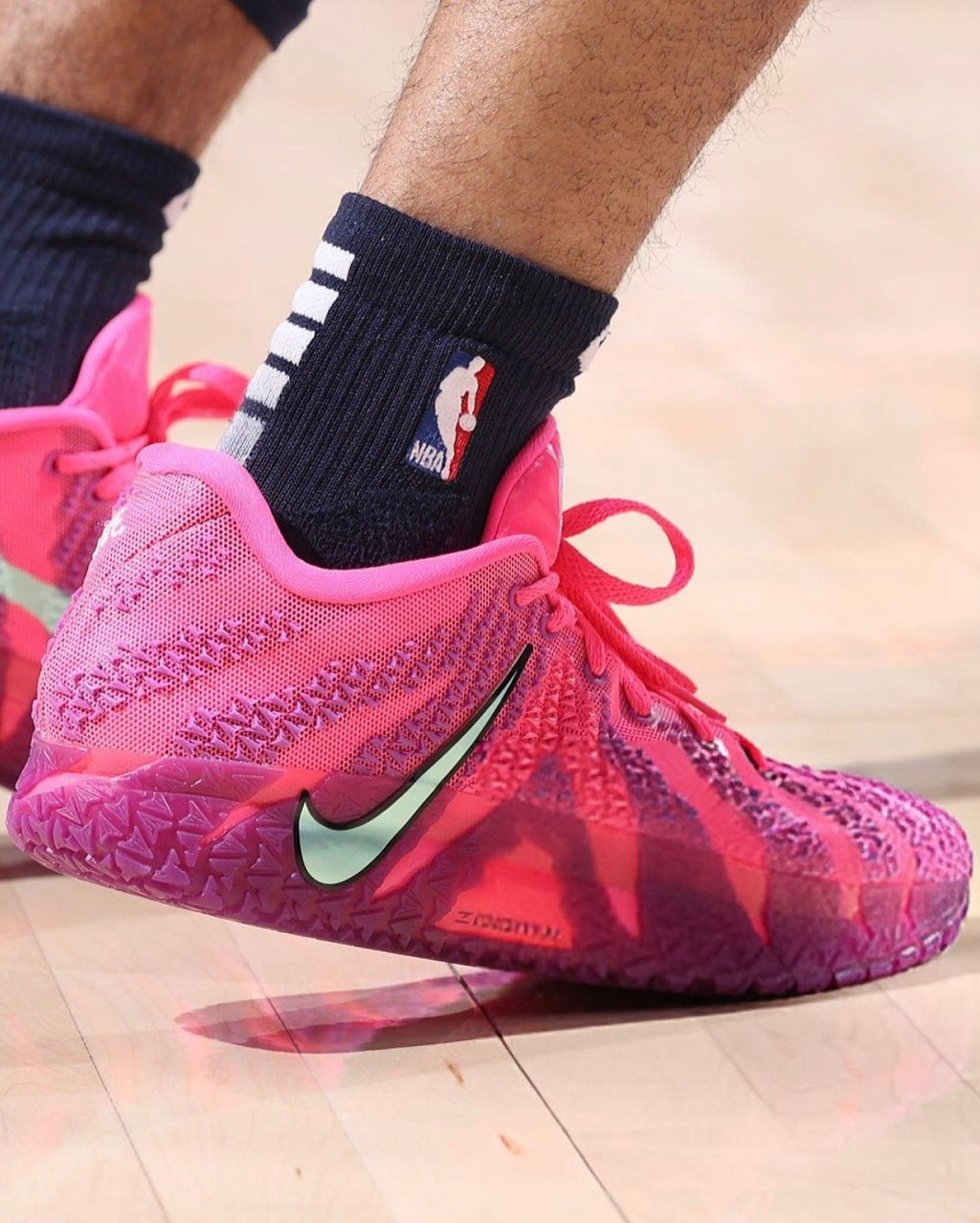 突发！「莫兰特 3 代」曝光！配置全面升级！ 球鞋资讯 FLIGHTCLUB中文站|SNEAKER球鞋资讯第一站