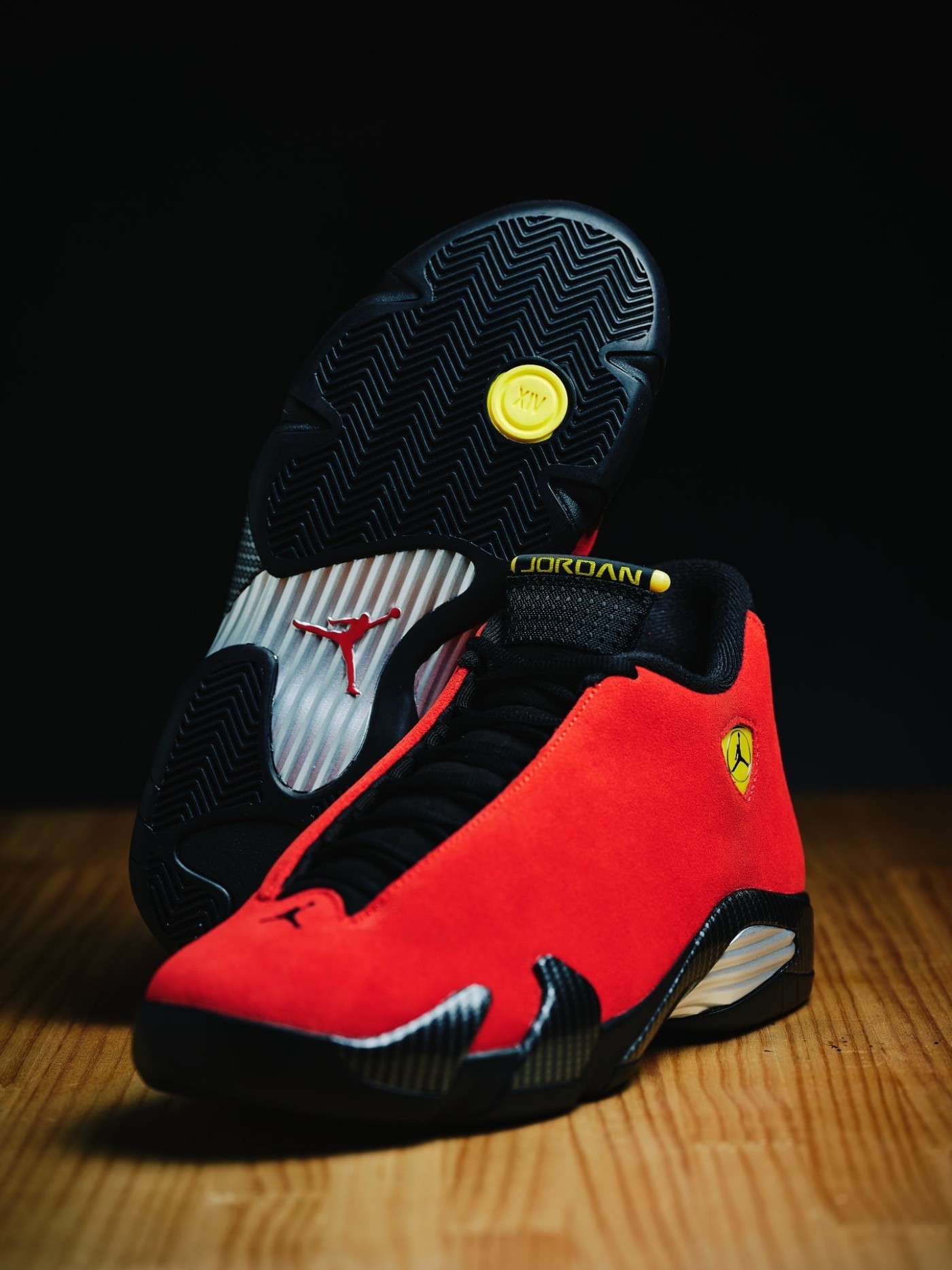 熟悉的那一抹红！法拉利 AJ14 实物美图来了！ 球鞋资讯 FLIGHTCLUB中文站|SNEAKER球鞋资讯第一站