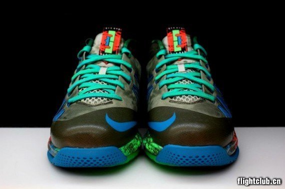 Nike LeBron X Low 爬行动物 实物新图 球鞋资讯 FLIGHTCLUB中文站|SNEAKER球鞋资讯第一站