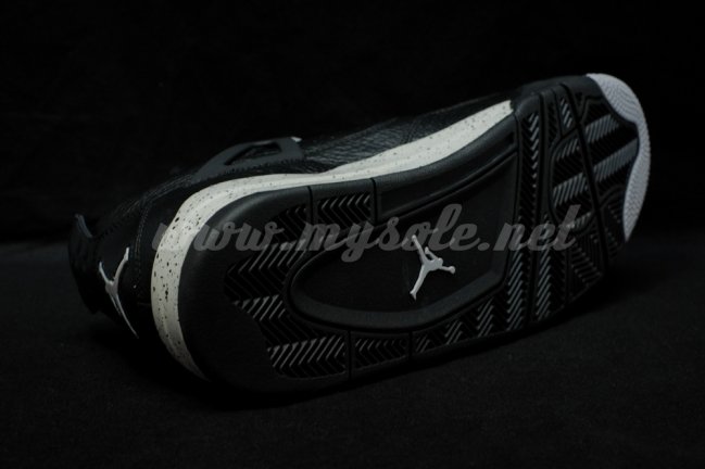 Air Jordan 4 “Oreo” 奥利奥配色高清图赏 AJ4 球鞋资讯 FLIGHTCLUB中文站|SNEAKER球鞋资讯第一站
