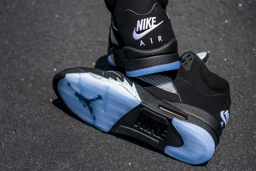 发售提醒：黑银重磅 Air Jordan 5 “Metallic Black” 明日发售 845035-003AJ5黑银 球鞋资讯 ...